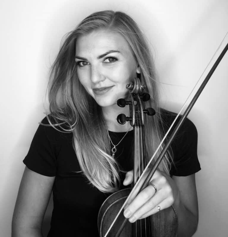 Corporate Violinist | Violinist For Corporate Events